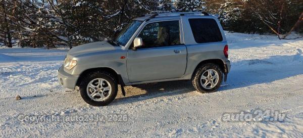 Grey Mitsubishi Pajero 2005 in Parnu, with an engine capacity of 1.80 L and mileage of 193 thousand km for 3400 €, photo 8 on AUTOMOTO.COM.LV