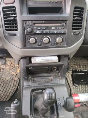 Pelēks Mitsubishi Pajero 2005 Kauņa, ar dzinēja tilpumu 3.20 L un nobraukumu 220 tūkst. km par 2800 €, foto 3 vietnē AUTOMOTO.COM.LV