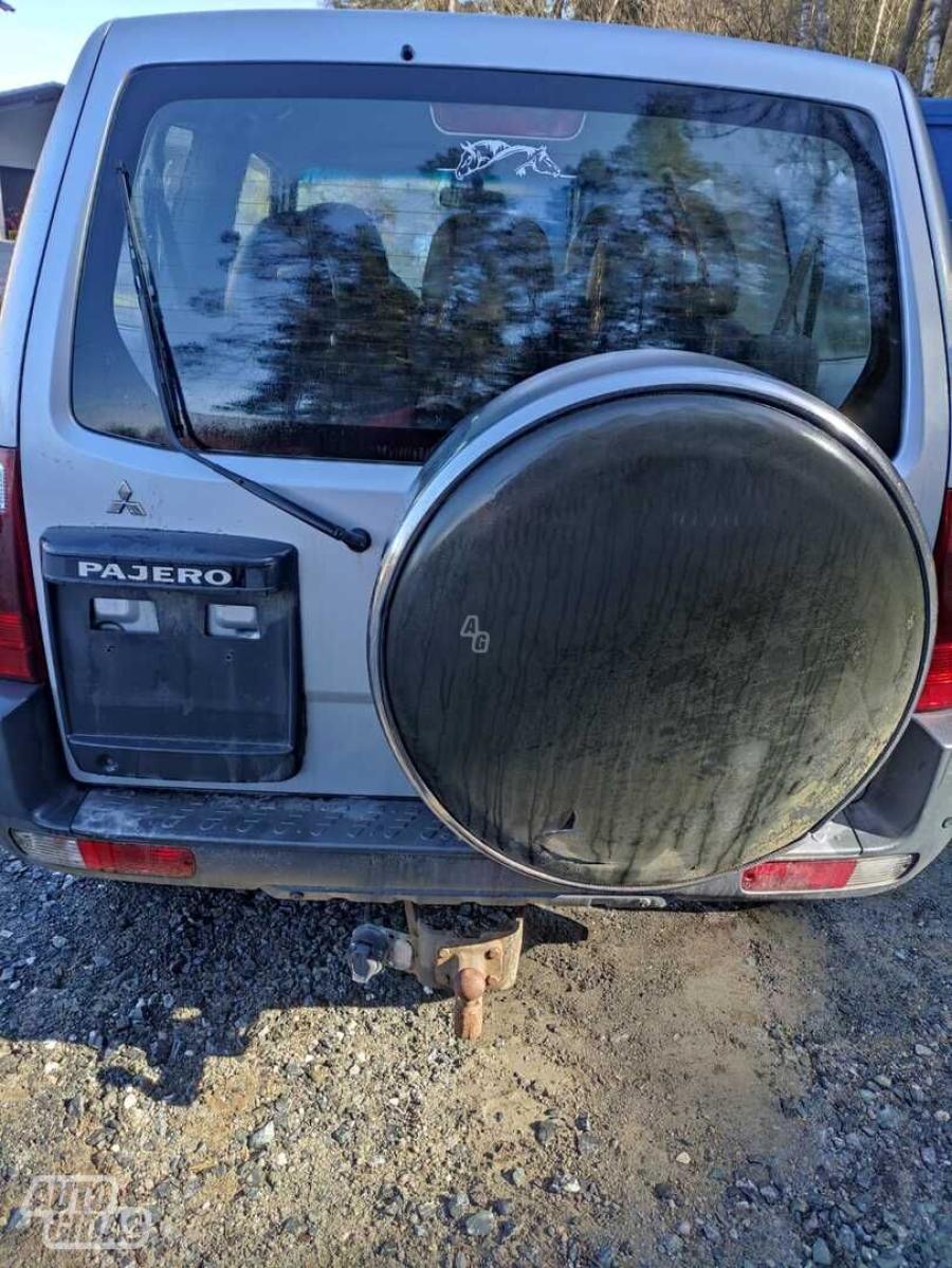 Pelēks Mitsubishi Pajero 2005 Kauņa, ar dzinēja tilpumu 3.20 L un nobraukumu 220 tūkst. km par 2800 €, foto 5 vietnē AUTOMOTO.COM.LV
