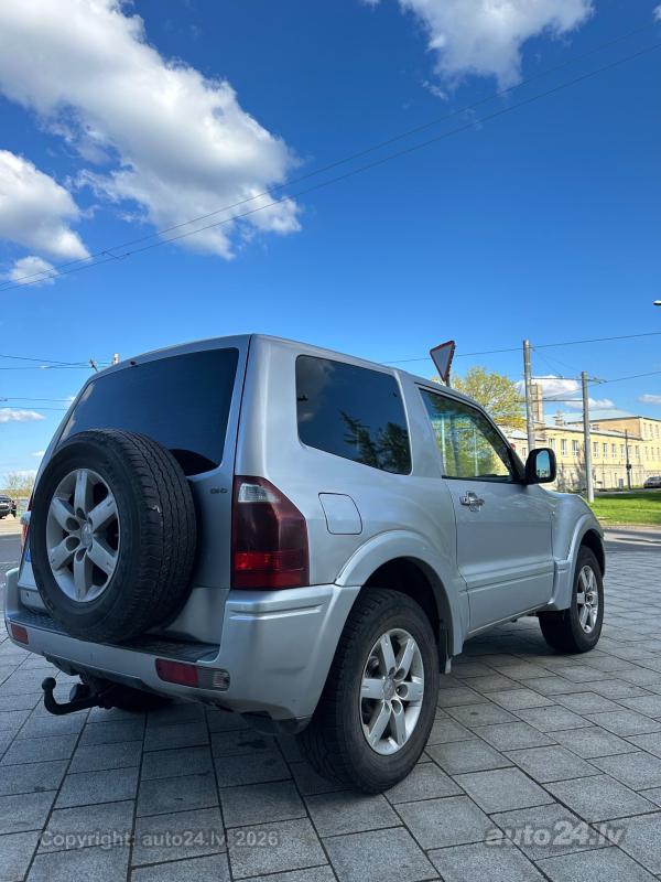 Pelēks Mitsubishi Pajero 2005 Tallina, ar dzinēja tilpumu 3.20 L un nobraukumu 224 tūkst. km par 5300 €, foto 5 vietnē AUTOMOTO.COM.LV