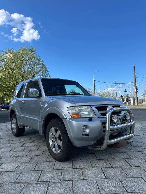 Pelēks Mitsubishi Pajero 2005 Tallina, ar dzinēja tilpumu 3.20 L un nobraukumu 224 tūkst. km par 5300 €, foto 7 vietnē AUTOMOTO.COM.LV