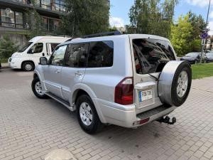 Grey Mitsubishi Pajero 2005 in Vilnius, with an engine capacity of 3.20 L and mileage of 300 thousand km for 2850 €, photo 7 on AUTOMOTO.COM.LV