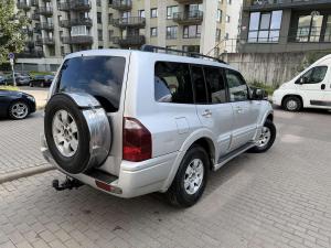 Grey Mitsubishi Pajero 2005 in Vilnius, with an engine capacity of 3.20 L and mileage of 300 thousand km for 2850 €, photo 11 on AUTOMOTO.COM.LV