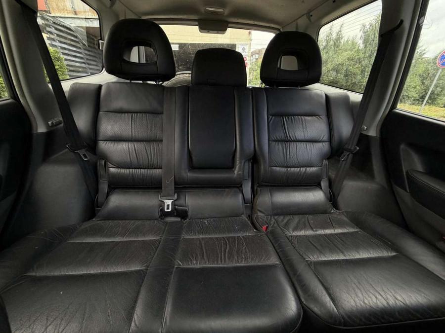Grey Mitsubishi Pajero 2005 in Vilnius, with an engine capacity of 3.20 L and mileage of 300 thousand km for 2850 €, photo 20 on AUTOMOTO.COM.LV