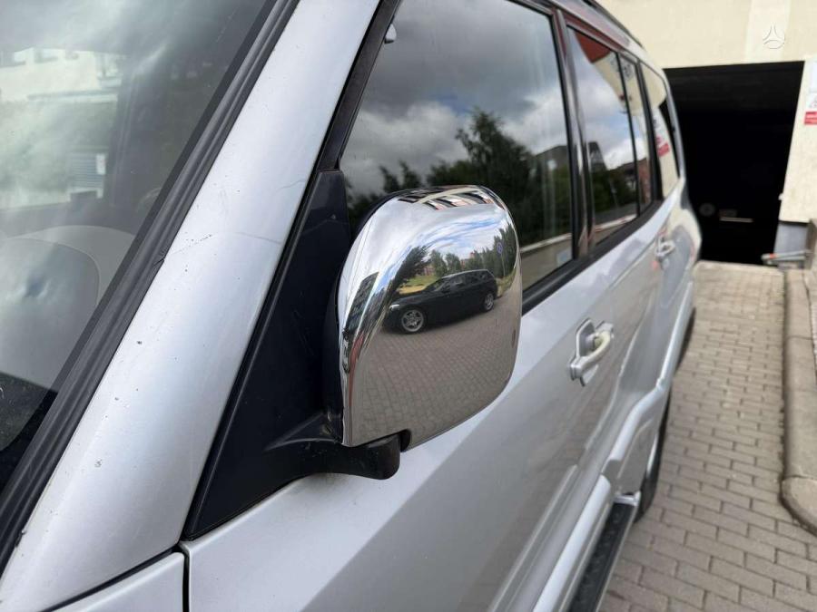 Grey Mitsubishi Pajero 2005 in Vilnius, with an engine capacity of 3.20 L and mileage of 300 thousand km for 2850 €, photo 25 on AUTOMOTO.COM.LV