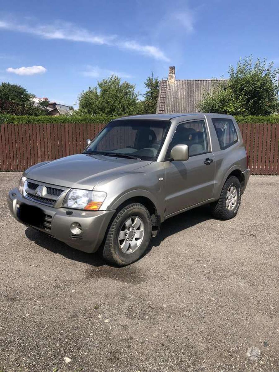 Grey Mitsubishi Pajero 2005 in Panevezys, with an engine capacity of 3.20 L and mileage of 180 thousand km for 4000 €, photo 1 on AUTOMOTO.COM.LV