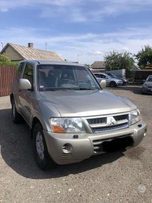 Grey Mitsubishi Pajero 2005 in Panevezys, with an engine capacity of 3.20 L and mileage of 180 thousand km for 4000 €, photo 3 on AUTOMOTO.COM.LV