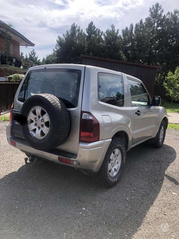 Grey Mitsubishi Pajero 2005 in Panevezys, with an engine capacity of 3.20 L and mileage of 180 thousand km for 4000 €, photo 4 on AUTOMOTO.COM.LV