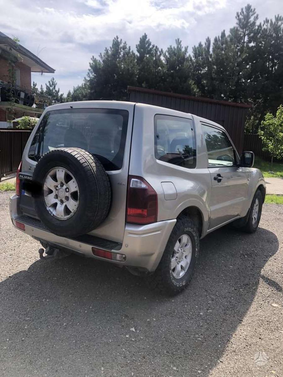 Grey Mitsubishi Pajero 2005 in Panevezys, with an engine capacity of 3.20 L and mileage of 180 thousand km for 4000 €, photo 5 on AUTOMOTO.COM.LV