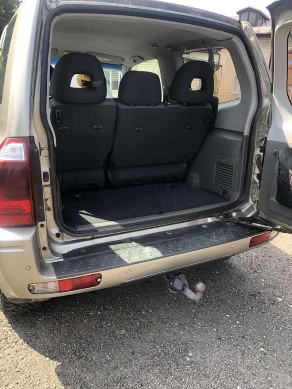Grey Mitsubishi Pajero 2005 in Panevezys, with an engine capacity of 3.20 L and mileage of 180 thousand km for 4000 €, photo 6 on AUTOMOTO.COM.LV