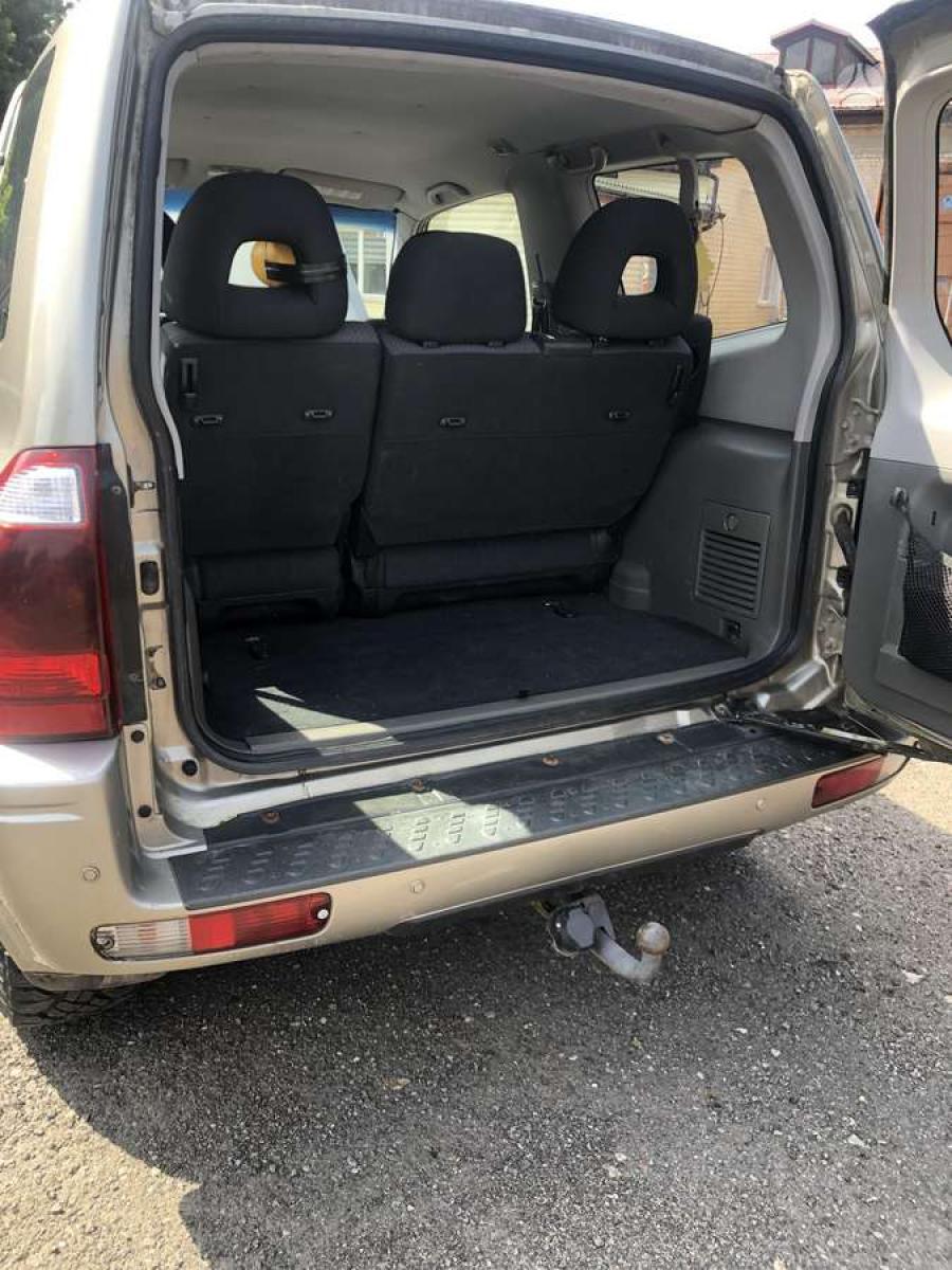 Grey Mitsubishi Pajero 2005 in Panevezys, with an engine capacity of 3.20 L and mileage of 180 thousand km for 4000 €, photo 7 on AUTOMOTO.COM.LV