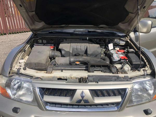 Grey Mitsubishi Pajero 2005 in Panevezys, with an engine capacity of 3.20 L and mileage of 180 thousand km for 4000 €, photo 8 on AUTOMOTO.COM.LV