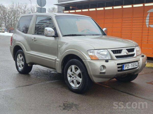Pelēks Mitsubishi Pajero 2006 Rīga, ar dzinēja tilpumu 3.20 L un nobraukumu 330 tūkst. km par 3890 €, foto 1 vietnē AUTOMOTO.COM.LV
