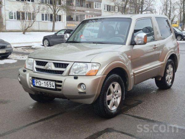 Pelēks Mitsubishi Pajero 2006 Rīga, ar dzinēja tilpumu 3.20 L un nobraukumu 330 tūkst. km par 3890 €, foto 2 vietnē AUTOMOTO.COM.LV