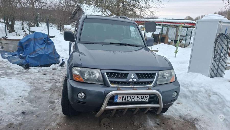 Pelēks Mitsubishi Pajero 2006 Šalčininkai, ar dzinēja tilpumu 3.20 L un nobraukumu 489 tūkst. km par 5500 €, foto 3 vietnē AUTOMOTO.COM.LV