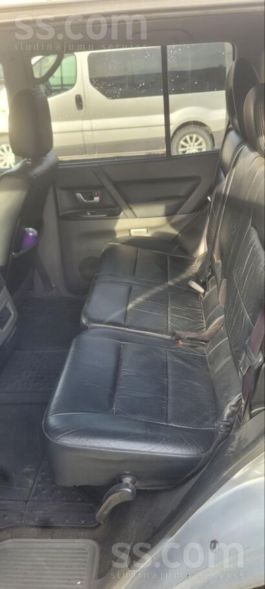 Pelēks Mitsubishi Pajero 2006 Rīga, ar dzinēja tilpumu 3.20 L un nobraukumu 280 tūkst. km par 4000 €, foto 5 vietnē AUTOMOTO.COM.LV