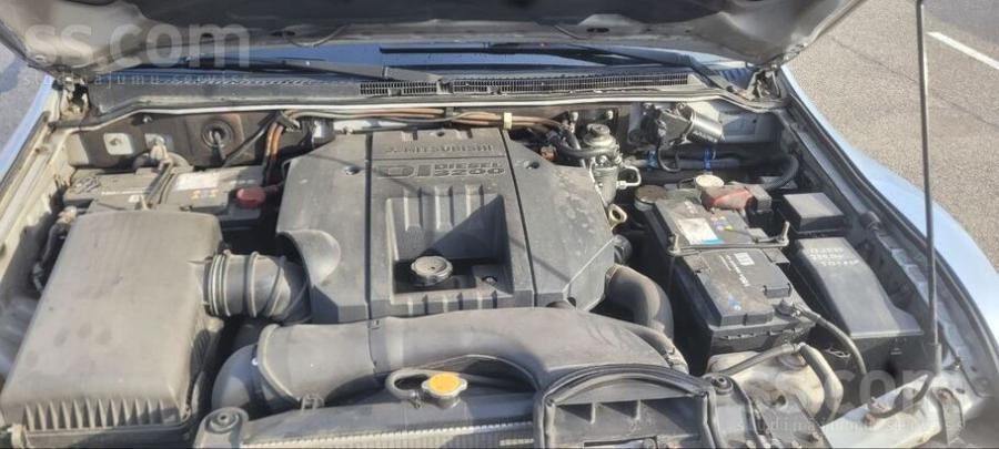 Pelēks Mitsubishi Pajero 2006 Rīga, ar dzinēja tilpumu 3.20 L un nobraukumu 280 tūkst. km par 4000 €, foto 9 vietnē AUTOMOTO.COM.LV