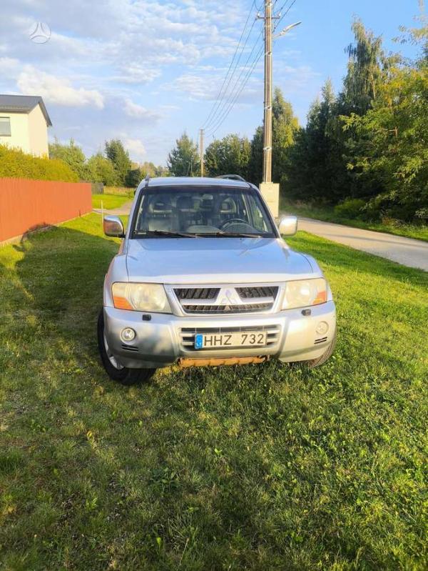 Pelēks Mitsubishi Pajero 2006 Viļņa, ar dzinēja tilpumu 3.20 L un nobraukumu 279 tūkst. km par 3950 €, foto 4 vietnē AUTOMOTO.COM.LV
