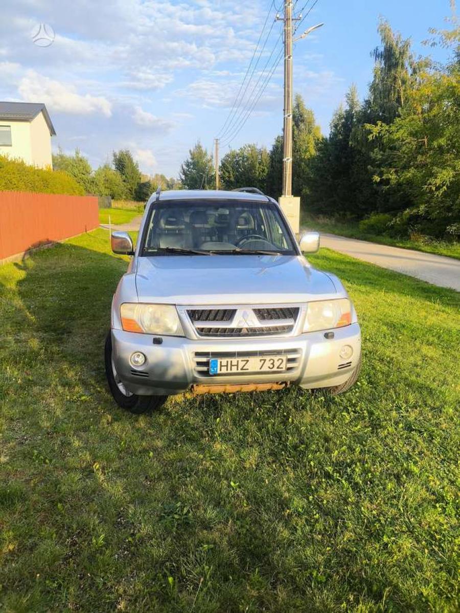 Pelēks Mitsubishi Pajero 2006 Viļņa, ar dzinēja tilpumu 3.20 L un nobraukumu 279 tūkst. km par 3950 €, foto 4 vietnē AUTOMOTO.COM.LV
