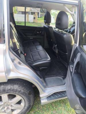 Pelēks Mitsubishi Pajero 2006 Viļņa, ar dzinēja tilpumu 3.20 L un nobraukumu 279 tūkst. km par 3950 €, foto 11 vietnē AUTOMOTO.COM.LV