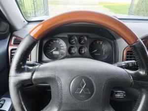 Pelēks Mitsubishi Pajero 2006 Viļņa, ar dzinēja tilpumu 3.20 L un nobraukumu 279 tūkst. km par 3950 €, foto 15 vietnē AUTOMOTO.COM.LV