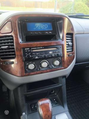 Pelēks Mitsubishi Pajero 2006 Viļņa, ar dzinēja tilpumu 3.20 L un nobraukumu 279 tūkst. km par 3950 €, foto 16 vietnē AUTOMOTO.COM.LV