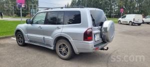 Pelēks Mitsubishi Pajero 2006 Rīga, ar dzinēja tilpumu 3.20 L un nobraukumu 280 tūkst. km par 3000 €, foto 3 vietnē AUTOMOTO.COM.LV