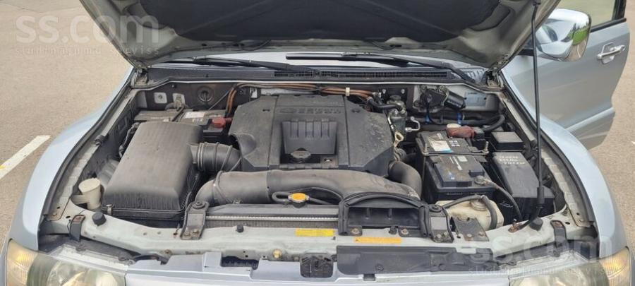 Pelēks Mitsubishi Pajero 2006 Rīga, ar dzinēja tilpumu 3.20 L un nobraukumu 280 tūkst. km par 3000 €, foto 9 vietnē AUTOMOTO.COM.LV