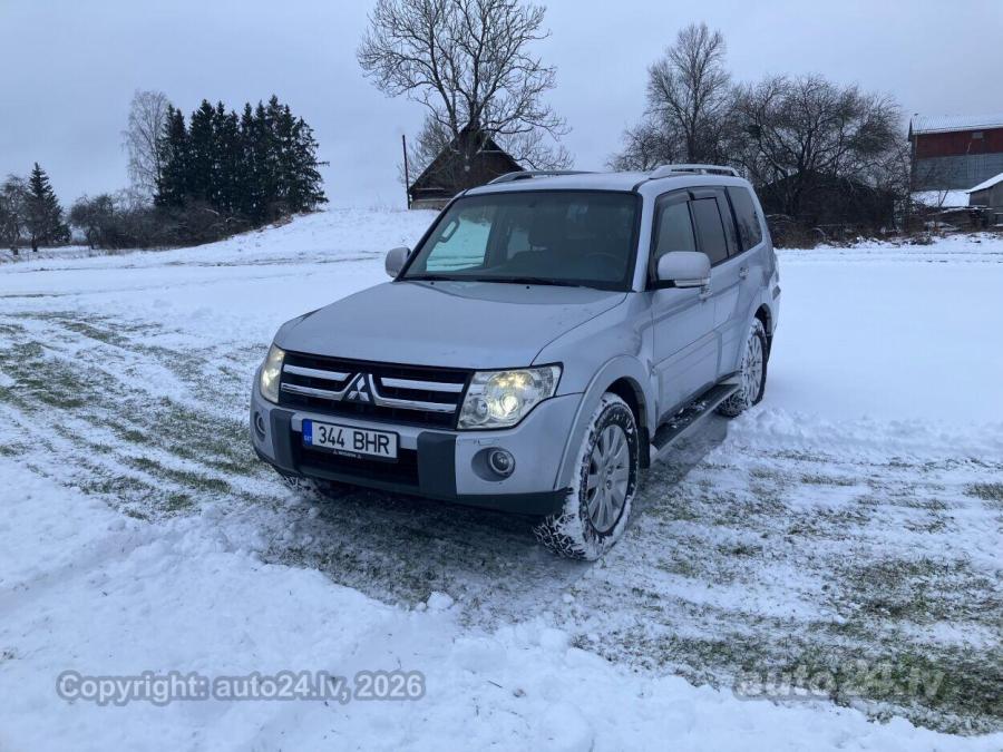 Grey Mitsubishi Pajero 2007 in Tallinn, with an engine capacity of 3.20 L and mileage of 298 thousand km for 7500 €, photo 2 on AUTOMOTO.COM.LV