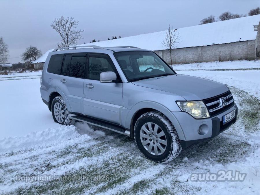 Grey Mitsubishi Pajero 2007 in Tallinn, with an engine capacity of 3.20 L and mileage of 298 thousand km for 7500 €, photo 3 on AUTOMOTO.COM.LV
