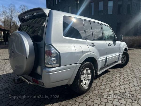 Grey Mitsubishi Pajero 2007 in Tallinn, with an engine capacity of 3.20 L and mileage of 345 thousand km for 3999 €, photo 4 on AUTOMOTO.COM.LV