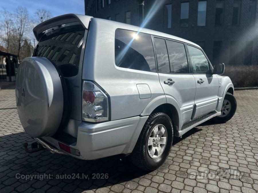 Pelēks Mitsubishi Pajero 2007 Tallina, ar dzinēja tilpumu 3.20 L un nobraukumu 345 tūkst. km par 3999 €, foto 5 vietnē AUTOMOTO.COM.LV