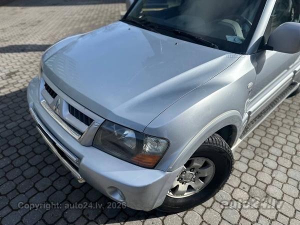 Grey Mitsubishi Pajero 2007 in Tallinn, with an engine capacity of 3.20 L and mileage of 345 thousand km for 3999 €, photo 7 on AUTOMOTO.COM.LV