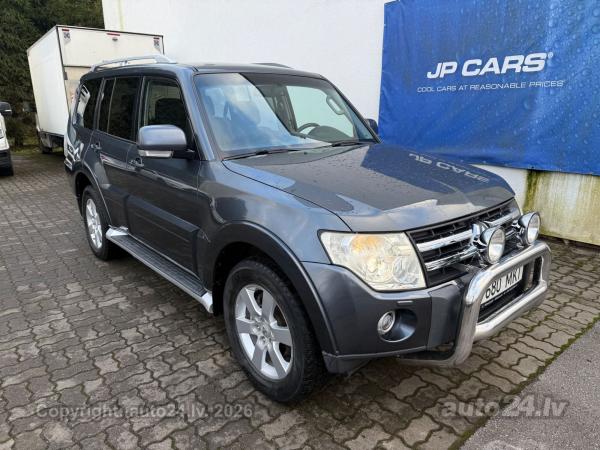 Pelēks Mitsubishi Pajero 2007 Tallina, ar dzinēja tilpumu 3.20 L un nobraukumu 125 tūkst. km par 14500 €, foto 1 vietnē AUTOMOTO.COM.LV