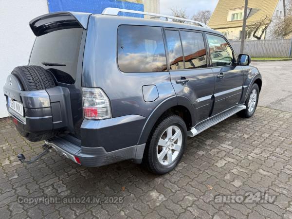 Pelēks Mitsubishi Pajero 2007 Tallina, ar dzinēja tilpumu 3.20 L un nobraukumu 125 tūkst. km par 14500 €, foto 2 vietnē AUTOMOTO.COM.LV