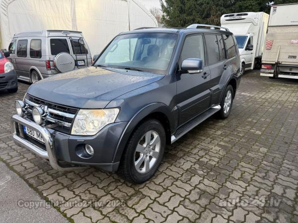 Pelēks Mitsubishi Pajero 2007 Tallina, ar dzinēja tilpumu 3.20 L un nobraukumu 125 tūkst. km par 14500 €, foto 3 vietnē AUTOMOTO.COM.LV