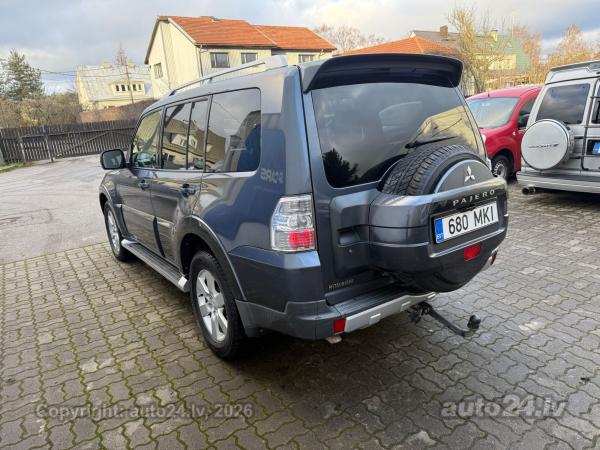 Pelēks Mitsubishi Pajero 2007 Tallina, ar dzinēja tilpumu 3.20 L un nobraukumu 125 tūkst. km par 14500 €, foto 5 vietnē AUTOMOTO.COM.LV