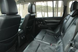 Pelēks Mitsubishi Pajero 2007 Viļņa, ar dzinēja tilpumu 3.20 L un nobraukumu 287 tūkst. km par 6700 €, foto 13 vietnē AUTOMOTO.COM.LV