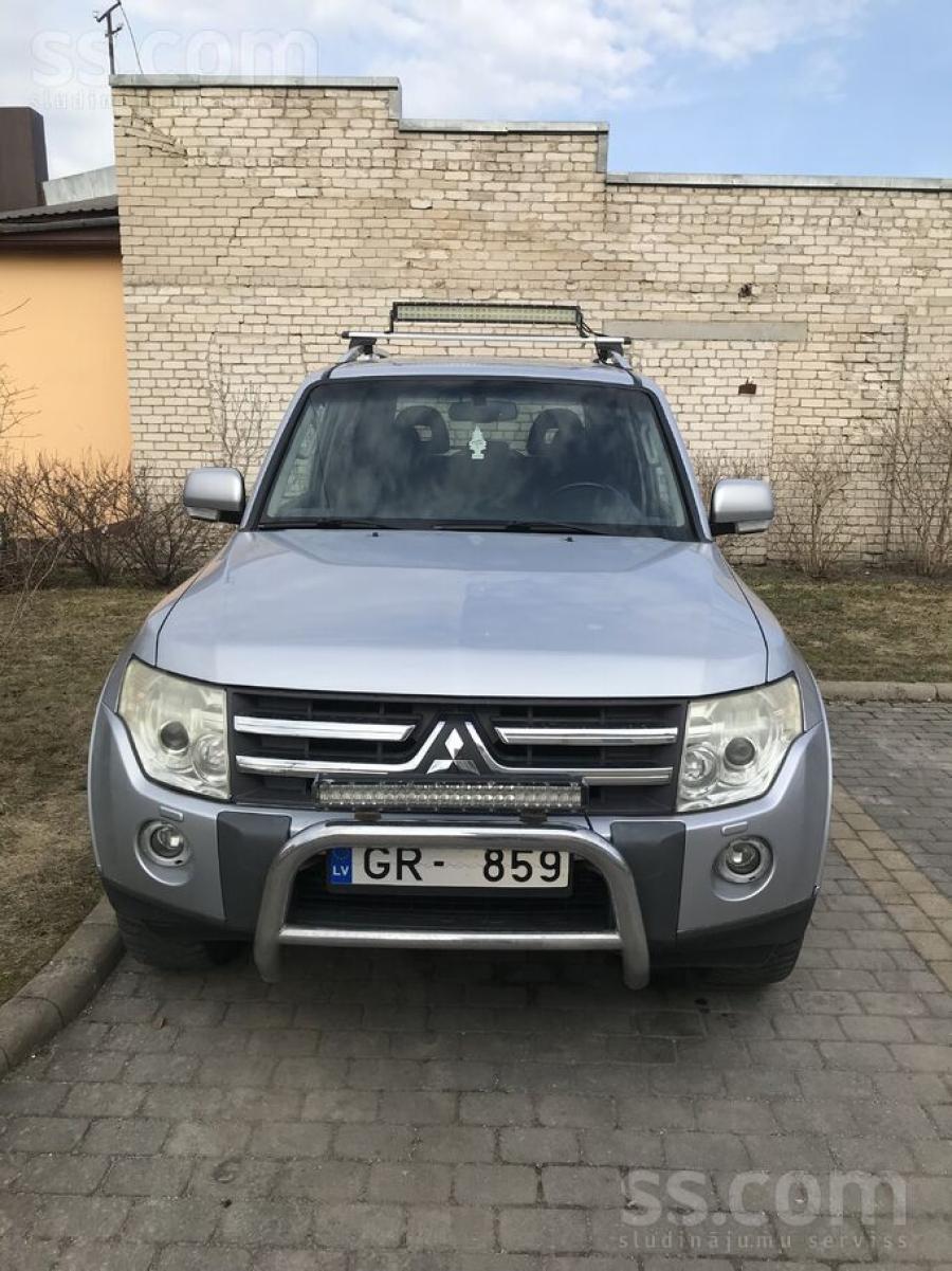Pelēks Mitsubishi Pajero 2007 Ventspils, ar dzinēja tilpumu 3.20 L un nobraukumu 168 tūkst. km par 8000 €, foto 1 vietnē AUTOMOTO.COM.LV