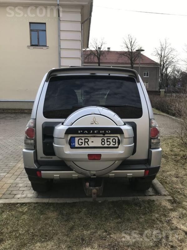Pelēks Mitsubishi Pajero 2007 Ventspils, ar dzinēja tilpumu 3.20 L un nobraukumu 168 tūkst. km par 8000 €, foto 2 vietnē AUTOMOTO.COM.LV