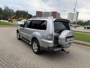 Pelēks Mitsubishi Pajero 2007 Viļņa, ar dzinēja tilpumu 3.20 L un nobraukumu 200 tūkst. km par 6500 €, foto 4 vietnē AUTOMOTO.COM.LV