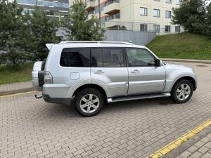 Pelēks Mitsubishi Pajero 2007 Viļņa, ar dzinēja tilpumu 3.20 L un nobraukumu 200 tūkst. km par 6500 €, foto 7 vietnē AUTOMOTO.COM.LV
