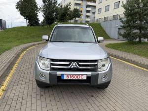 Pelēks Mitsubishi Pajero 2007 Viļņa, ar dzinēja tilpumu 3.20 L un nobraukumu 200 tūkst. km par 6500 €, foto 14 vietnē AUTOMOTO.COM.LV