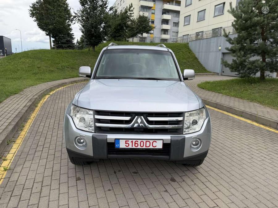 Pelēks Mitsubishi Pajero 2007 Viļņa, ar dzinēja tilpumu 3.20 L un nobraukumu 200 tūkst. km par 6500 €, foto 14 vietnē AUTOMOTO.COM.LV
