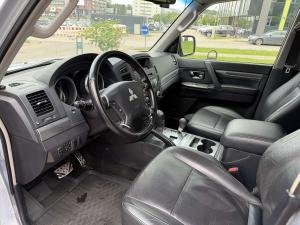 Pelēks Mitsubishi Pajero 2007 Viļņa, ar dzinēja tilpumu 3.20 L un nobraukumu 200 tūkst. km par 6500 €, foto 18 vietnē AUTOMOTO.COM.LV