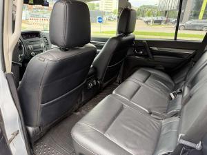 Pelēks Mitsubishi Pajero 2007 Viļņa, ar dzinēja tilpumu 3.20 L un nobraukumu 200 tūkst. km par 6500 €, foto 19 vietnē AUTOMOTO.COM.LV