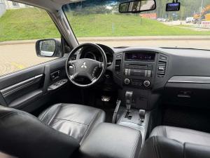 Pelēks Mitsubishi Pajero 2007 Viļņa, ar dzinēja tilpumu 3.20 L un nobraukumu 200 tūkst. km par 6500 €, foto 21 vietnē AUTOMOTO.COM.LV