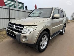 Pelēks Mitsubishi Pajero 2008 Marijampole, ar dzinēja tilpumu 3.20 L un nobraukumu 320 tūkst. km par 4950 €, foto  vietnē AUTOMOTO.COM.LV