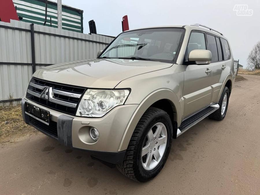 Pelēks Mitsubishi Pajero 2008 Marijampole, ar dzinēja tilpumu 3.20 L un nobraukumu 320 tūkst. km par 4950 €, foto 1 vietnē AUTOMOTO.COM.LV