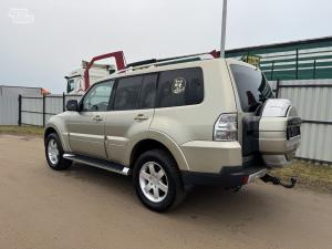Pelēks Mitsubishi Pajero 2008 Marijampole, ar dzinēja tilpumu 3.20 L un nobraukumu 320 tūkst. km par 4950 €, foto 3 vietnē AUTOMOTO.COM.LV